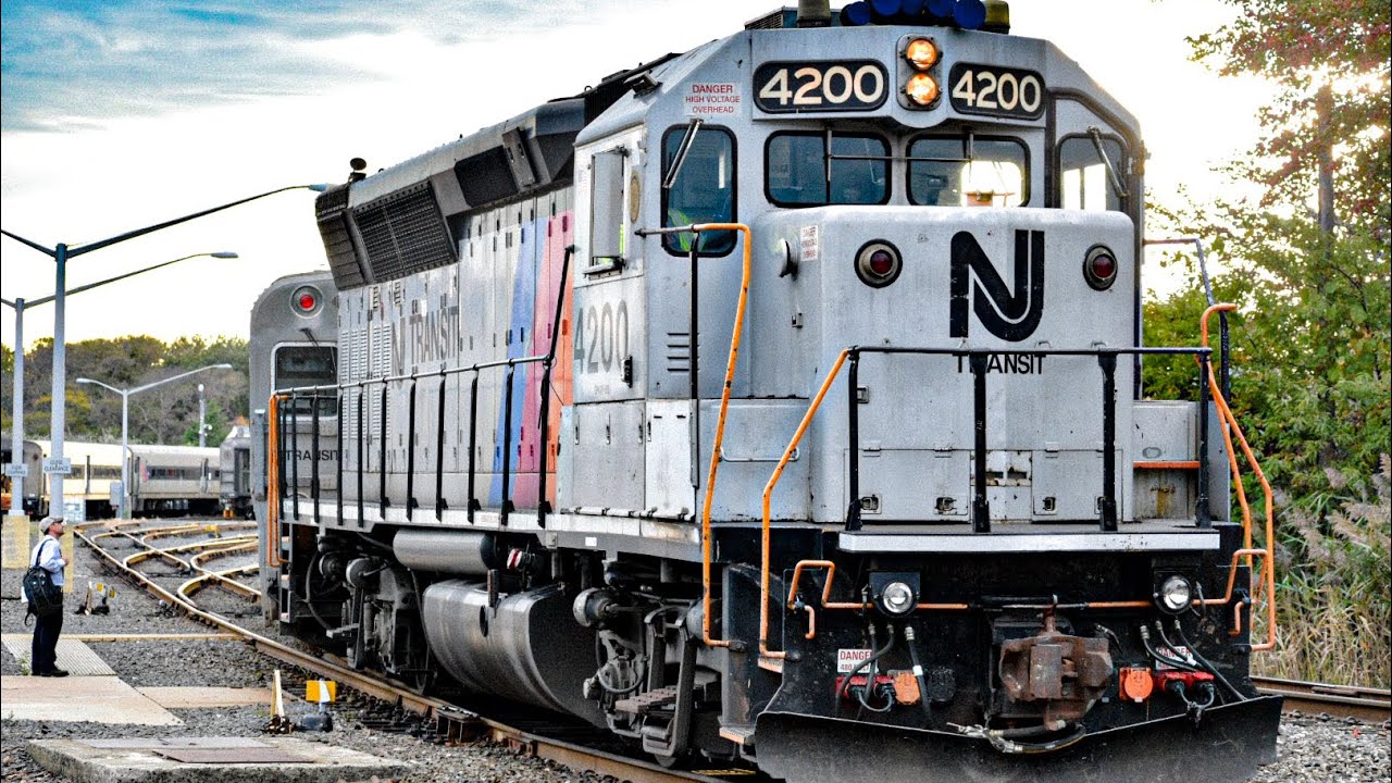 a visitor on the NJCL! NJT 4200 leads 4372 out of Bay Head - YouTube