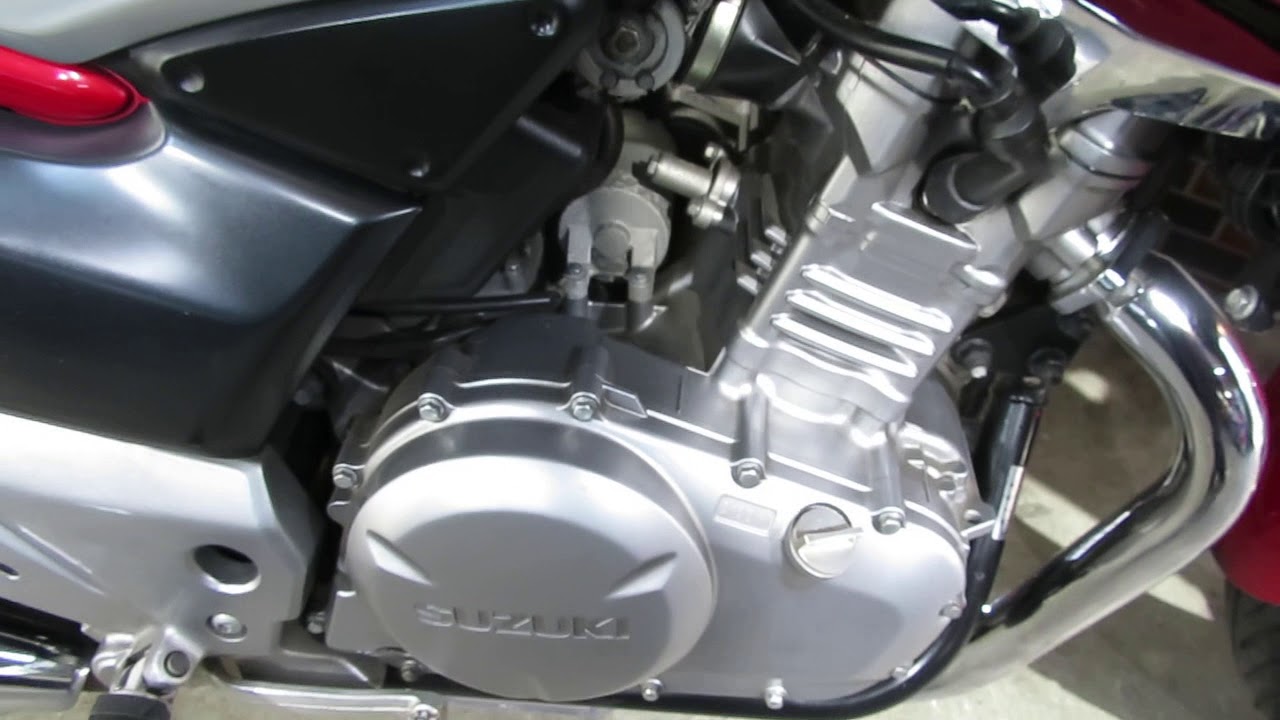 SUZUKI GSR250 - YouTube