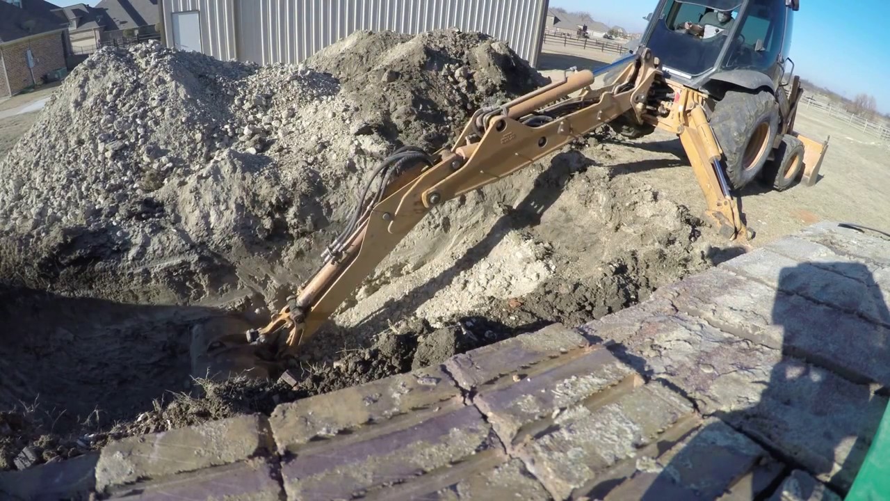 More Hole Digging for Aerobic Tank - YouTube