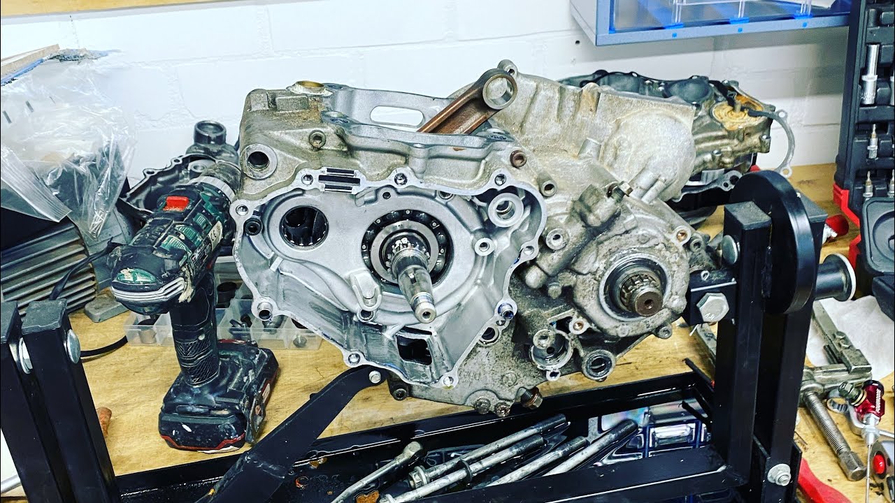 Engine Case Splitting (WR450F 2003) #Yamaha #enginerebuild #motocross ...