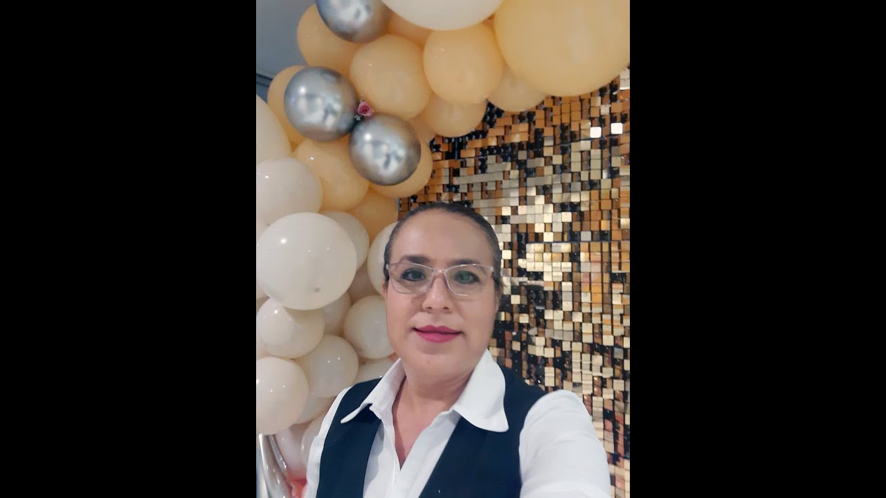 Jubilación, ultimo día y festejo Laura Ulloa - YouTube