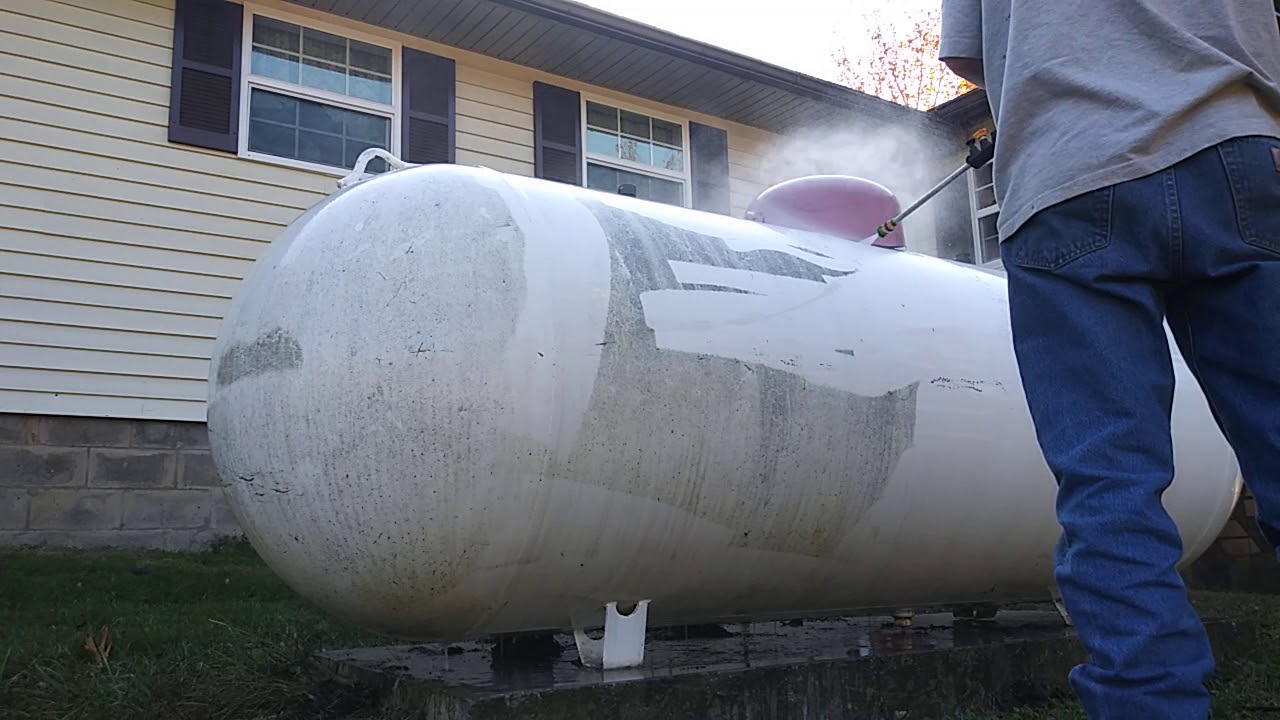Pressure Washing a Propane Tank: (Satisfying) - YouTube