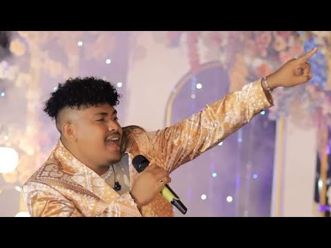 Justy Aldri & Wizz Baker Hadiri Pernikahan Toton Karibo Di Kei Lagi ...