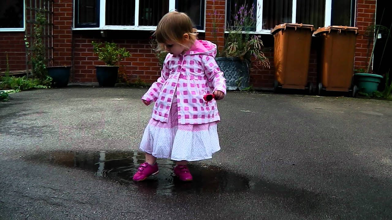 Freya's First Puddle - YouTube