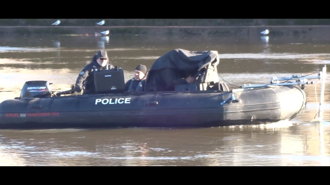 Cops River Search Boats - YouTube
