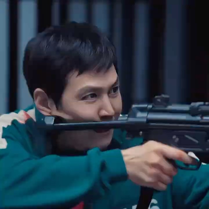 GI-HUN VS PINK GUARD RIOT SCENE | Die With A Smile | #shorts - YouTube