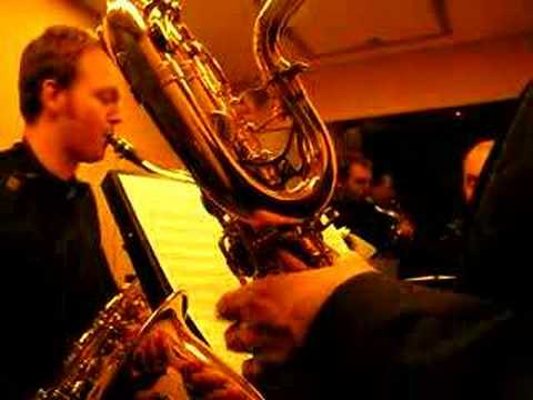 Study in an elevator (saxophone quintet & elevator - YouTube