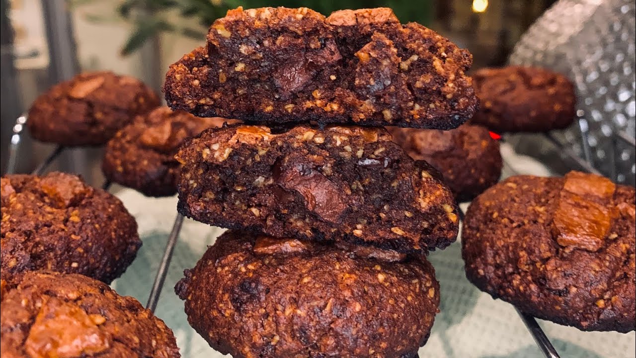 CHOCOMELT COOKIES! - YouTube