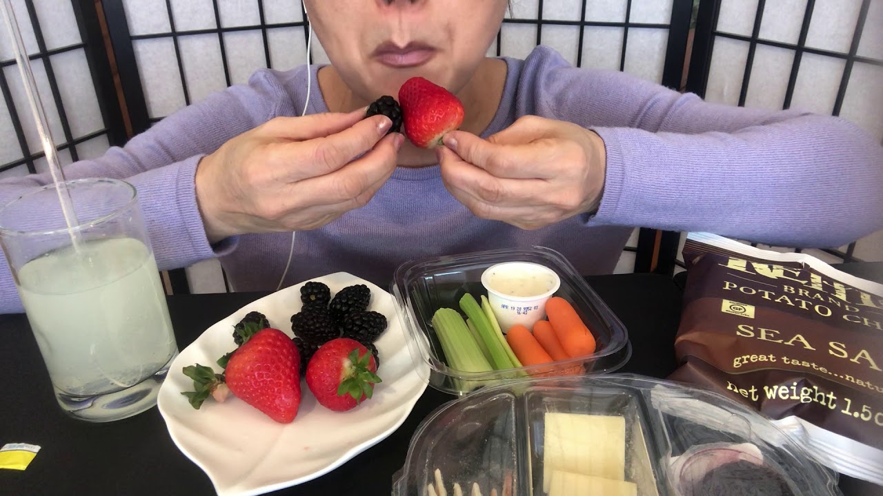 Loud crunchy snacks - YouTube