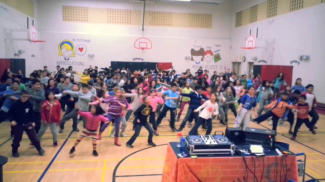4Count "Epic" Dance with Saidat at Moraine Hills P.S. - YouTube