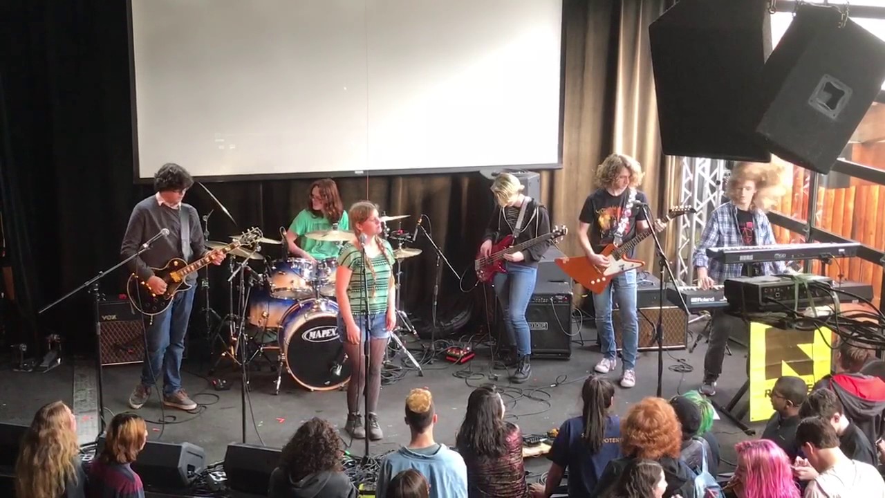 Seattle School of Rock House Band "Highway Star" - YouTube