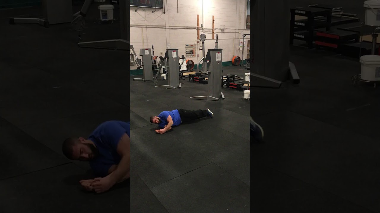 Superset: Front Plank / Dead Bug - YouTube