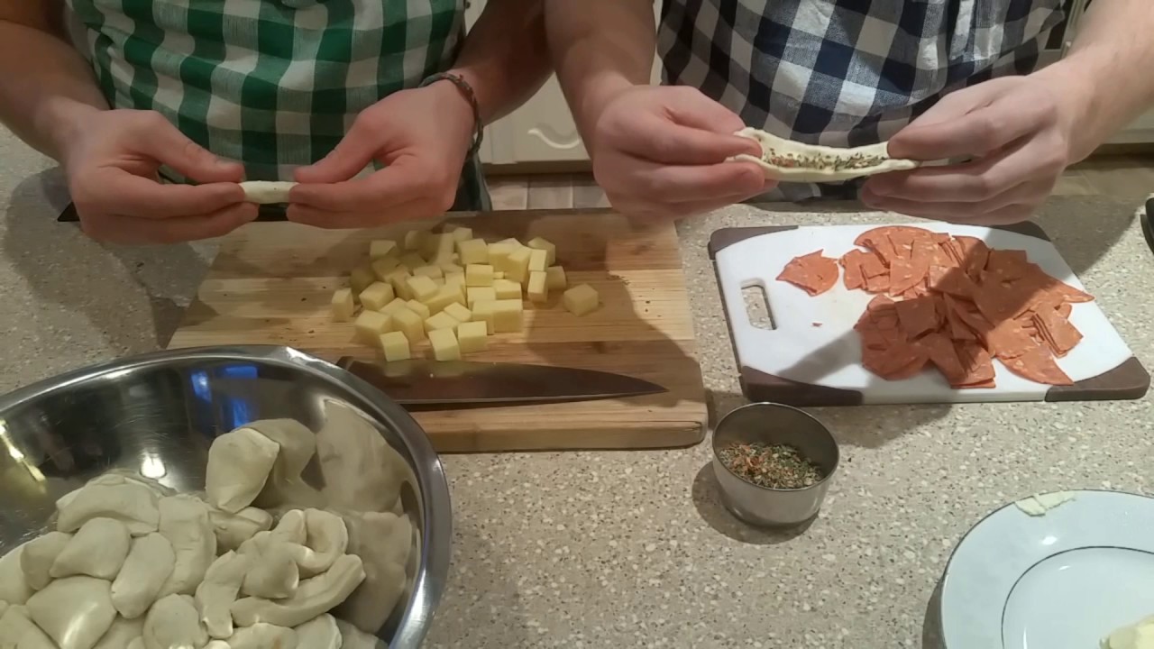 Dood Food 3 - Easy Pizza Bread - YouTube