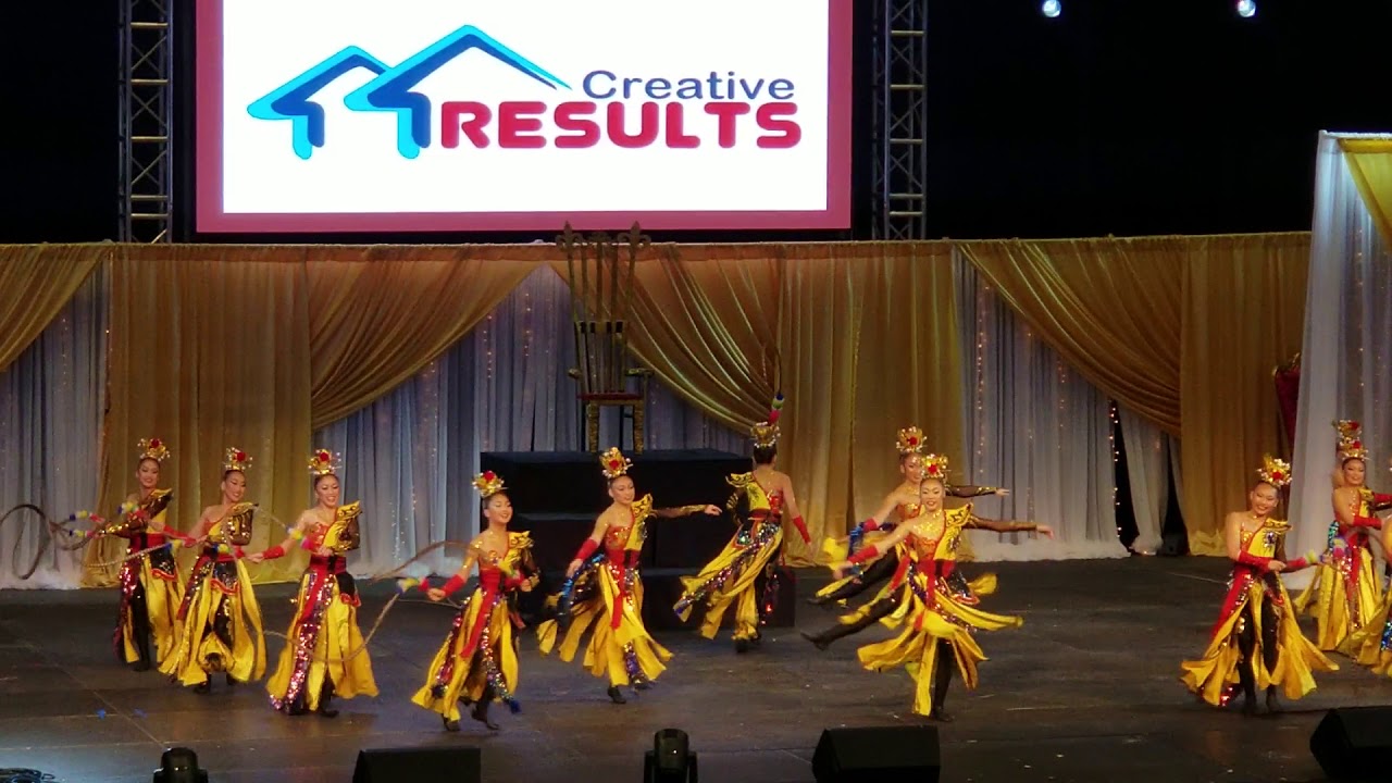MULAN, Dance competition at MN Hmong new year - YouTube