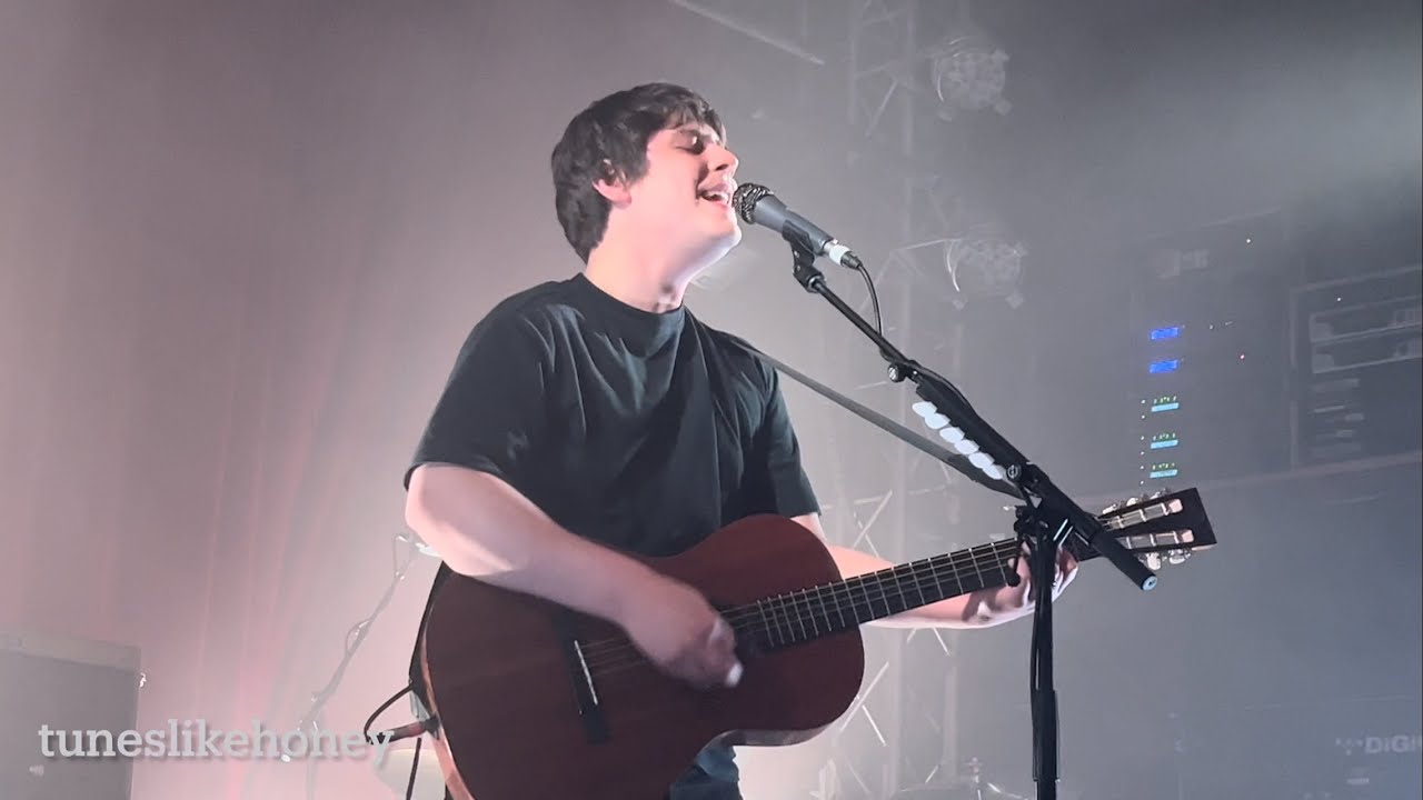 Jake Bugg - Trouble Town (Live in Berlin, 12. November 2024) - YouTube