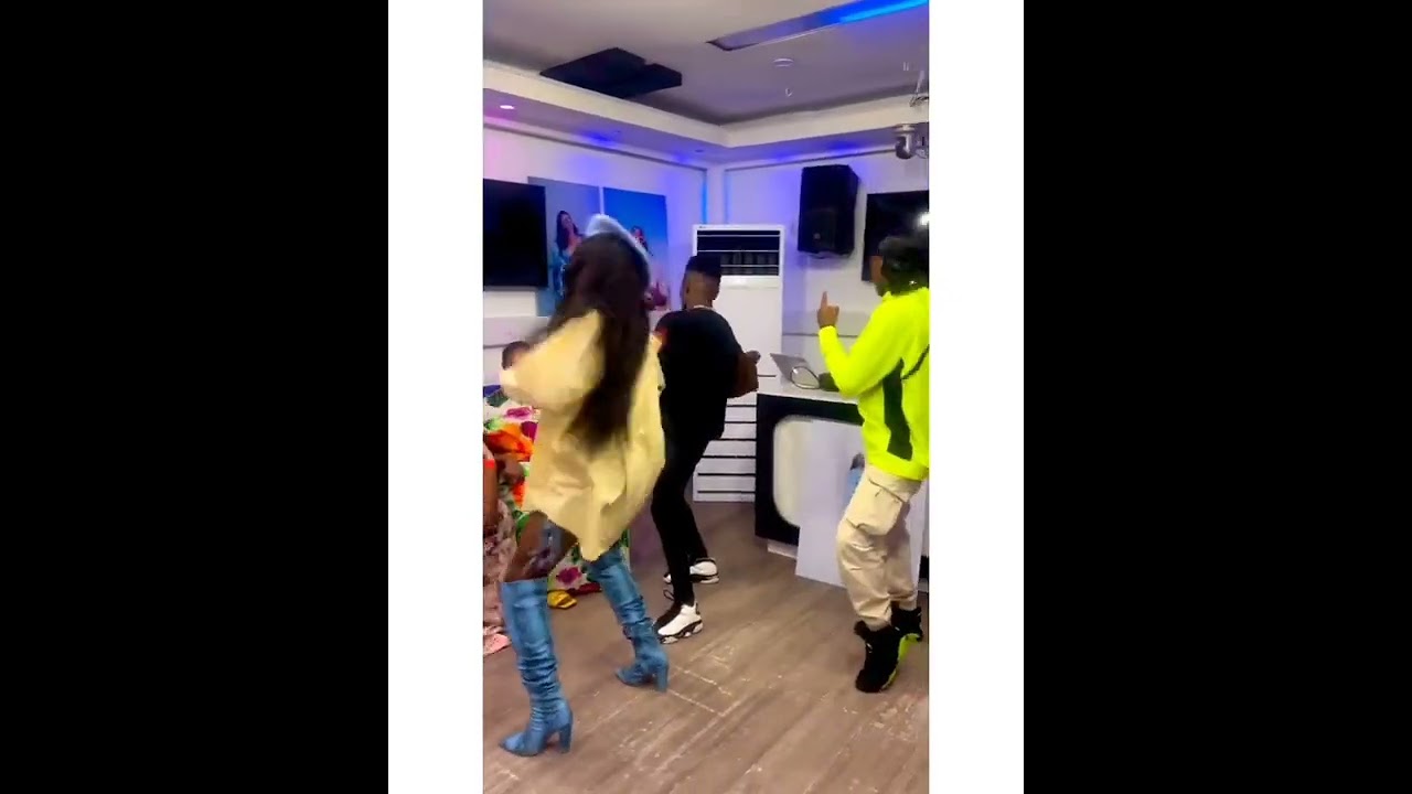 Saraphina -upo nyonyo (official music video) new brand - YouTube