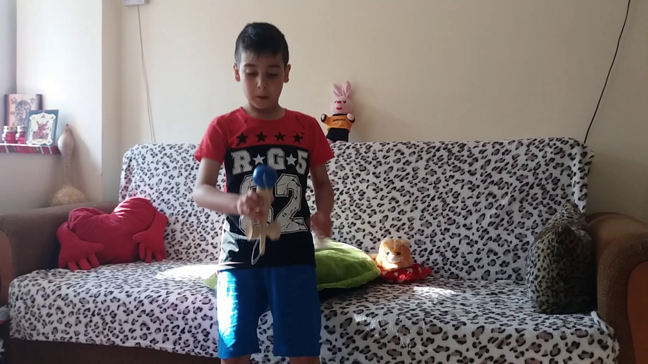 Razvan Ionut - prezentare Kendama - YouTube