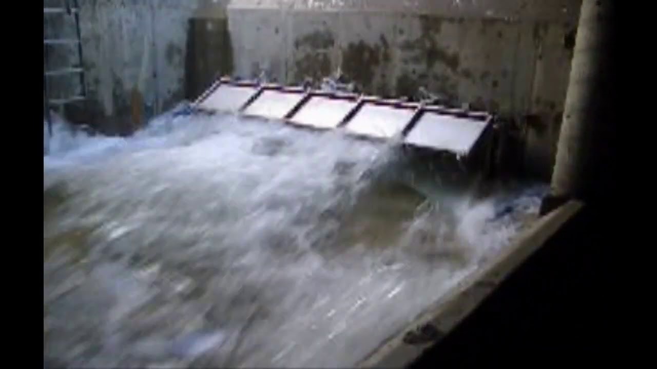 ACU-GATE Flushing Gate - Quebec City - YouTube