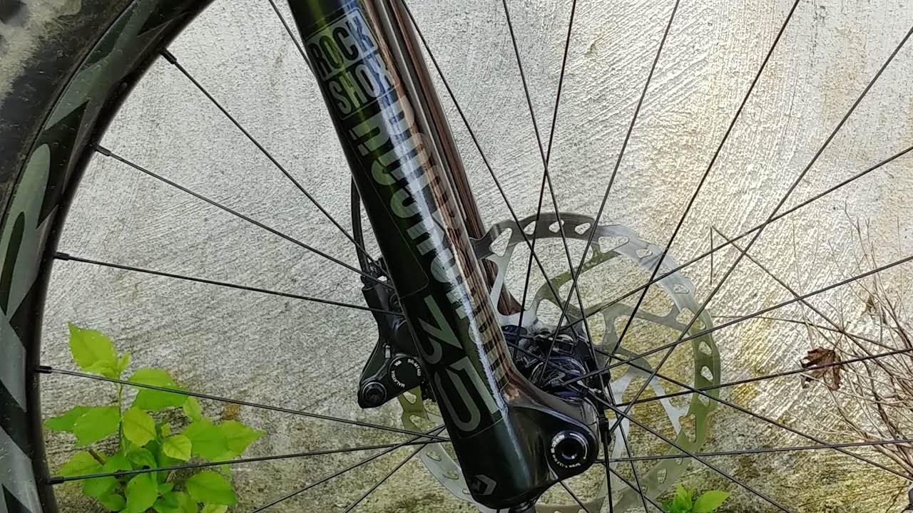 Rockshox 35 Gold RL air spring service - YouTube