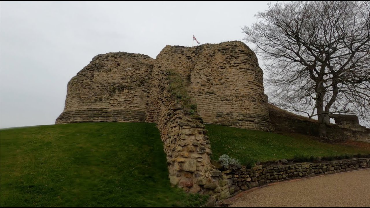 4K Pontefract Castle - YouTube