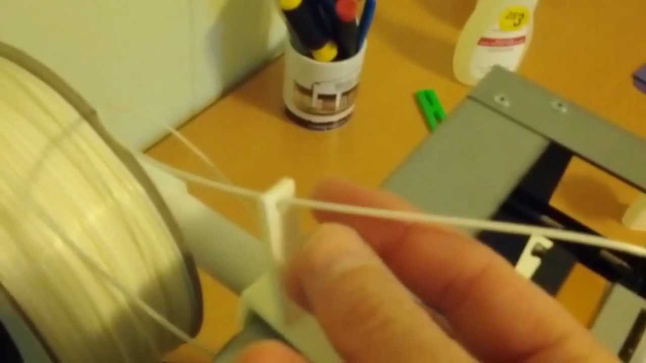 Keep filament from falling off the spool - YouTube