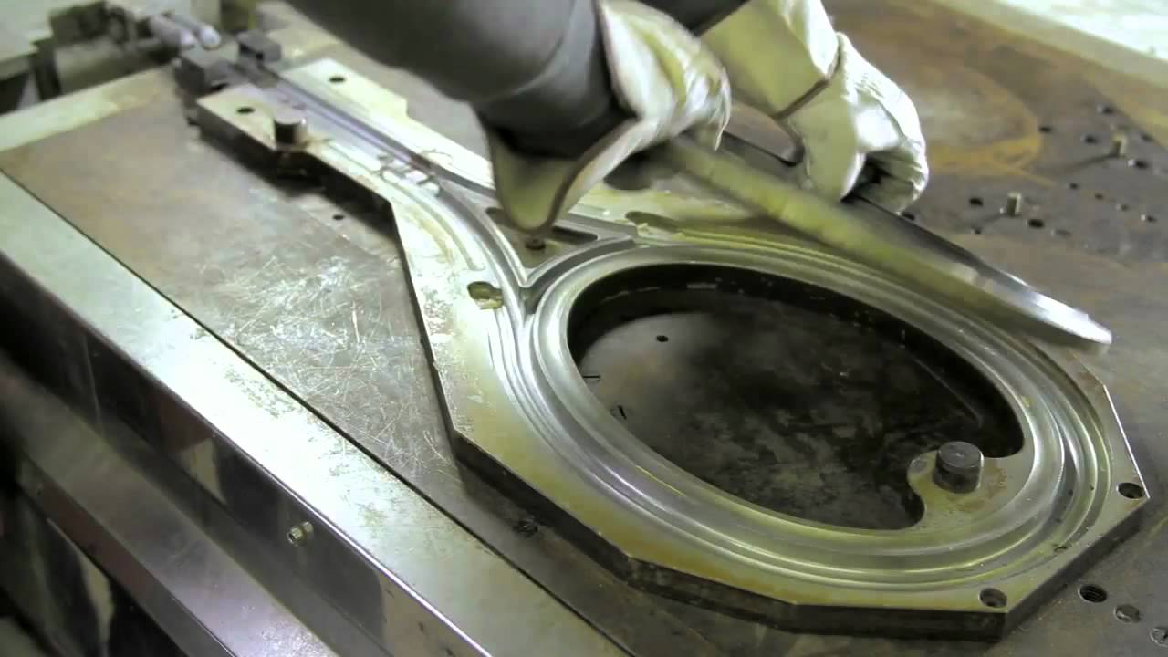 HEAD Making of Tennis Rackets.mp4 - YouTube