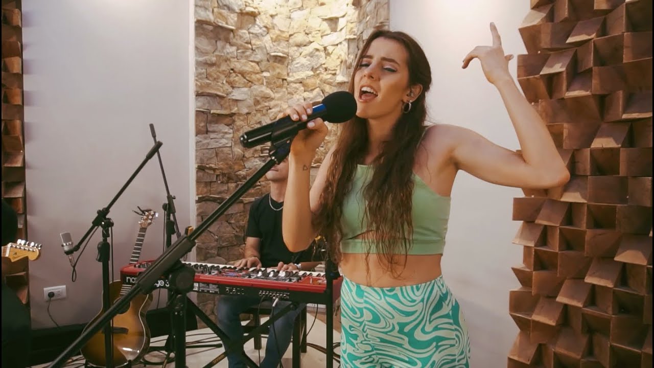 Lucia Sinatra - Show (Live Session) - YouTube Music