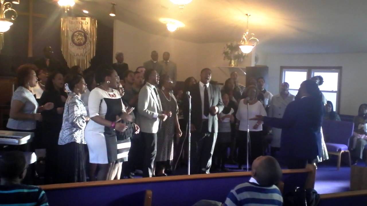 Crusade Choir Jamming to "Bless his holy Name" by Ricky Dillard - YouTube