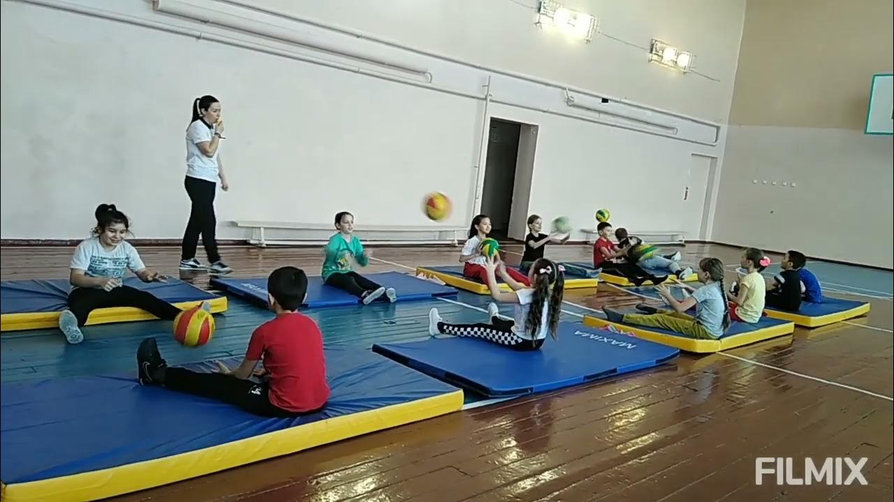 Фрагмент урока в 3 классе. Подводящие упражнения к спортивным играм ...