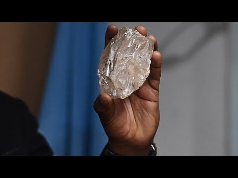 2,492 carat diamond found in Botswana - YouTube