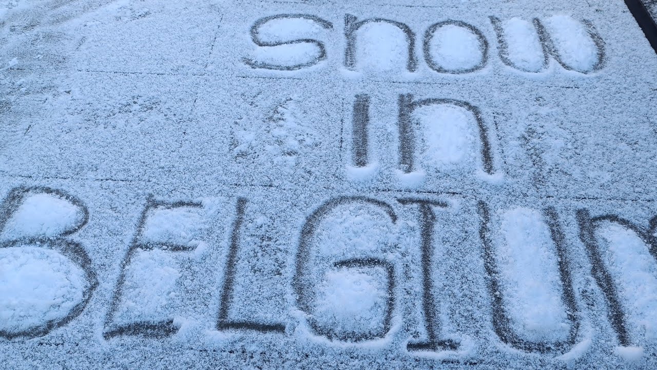 Snow in Belgium, writing in the snow - YouTube