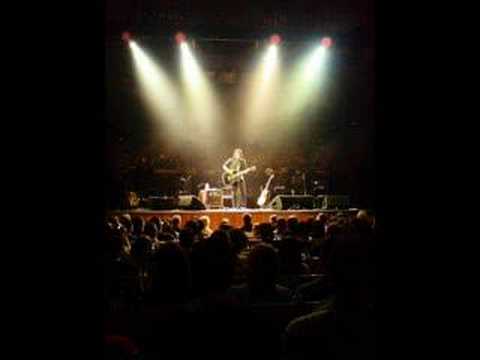 Foo Fighters- End over End [Acoustic] - YouTube