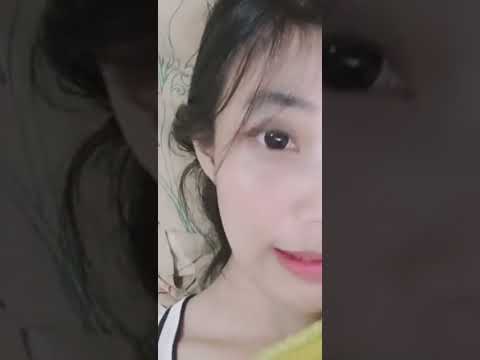 melon comel tante cantik gabut di kamar nonton tiktok