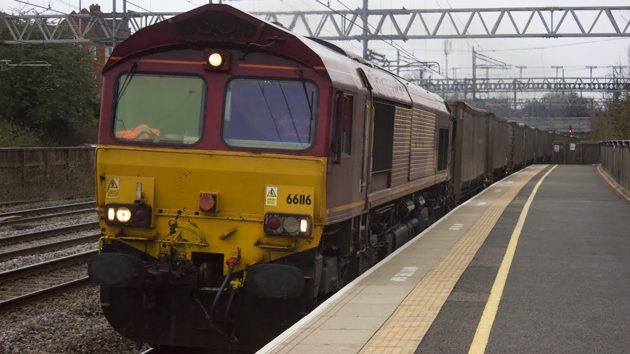 66116 Screams Through Tamworth - YouTube