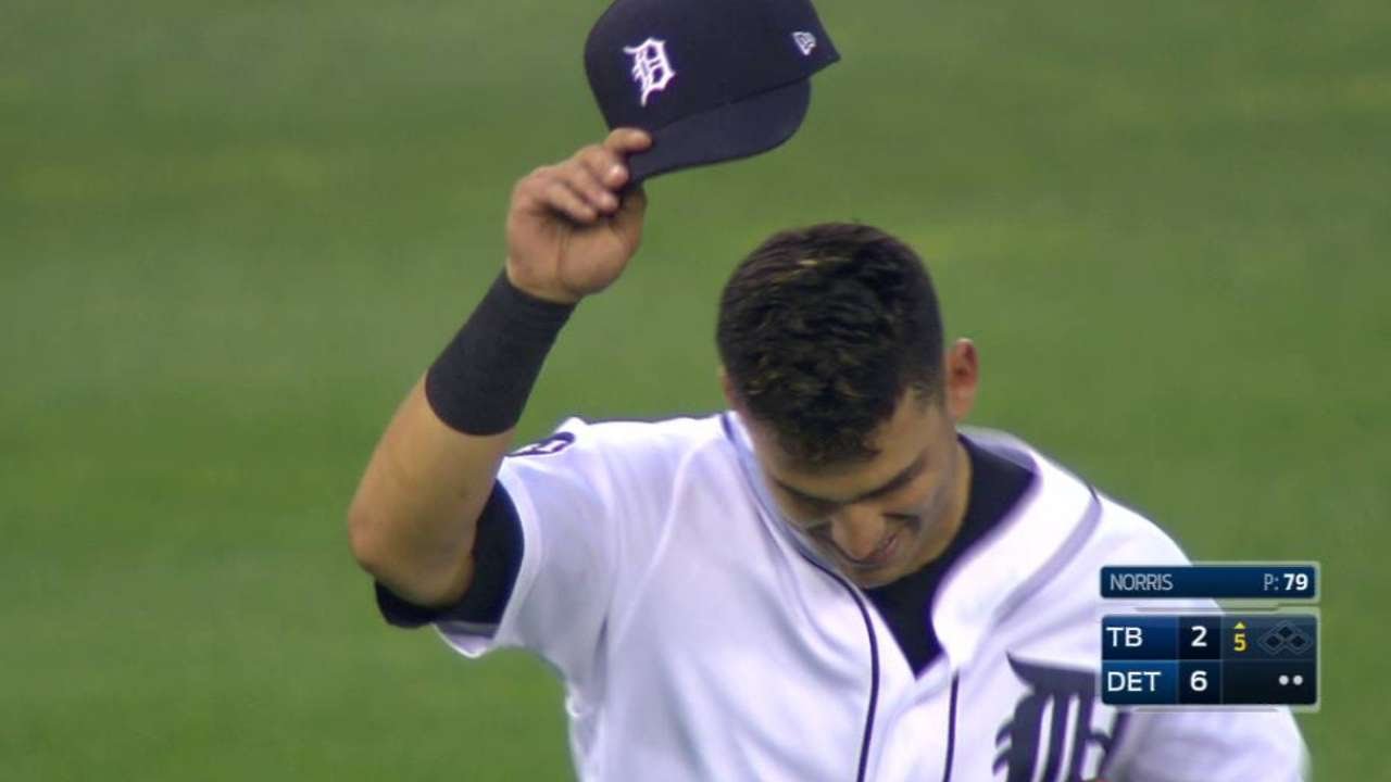 TB@DET: Iglesias makes an impressive basket catch - YouTube