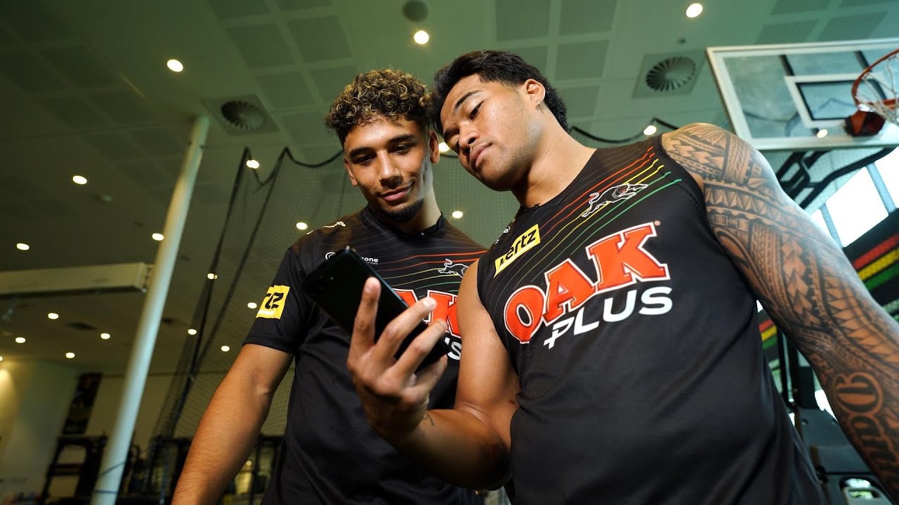 Bizza and Tago practice flips with Motorola Razr - YouTube