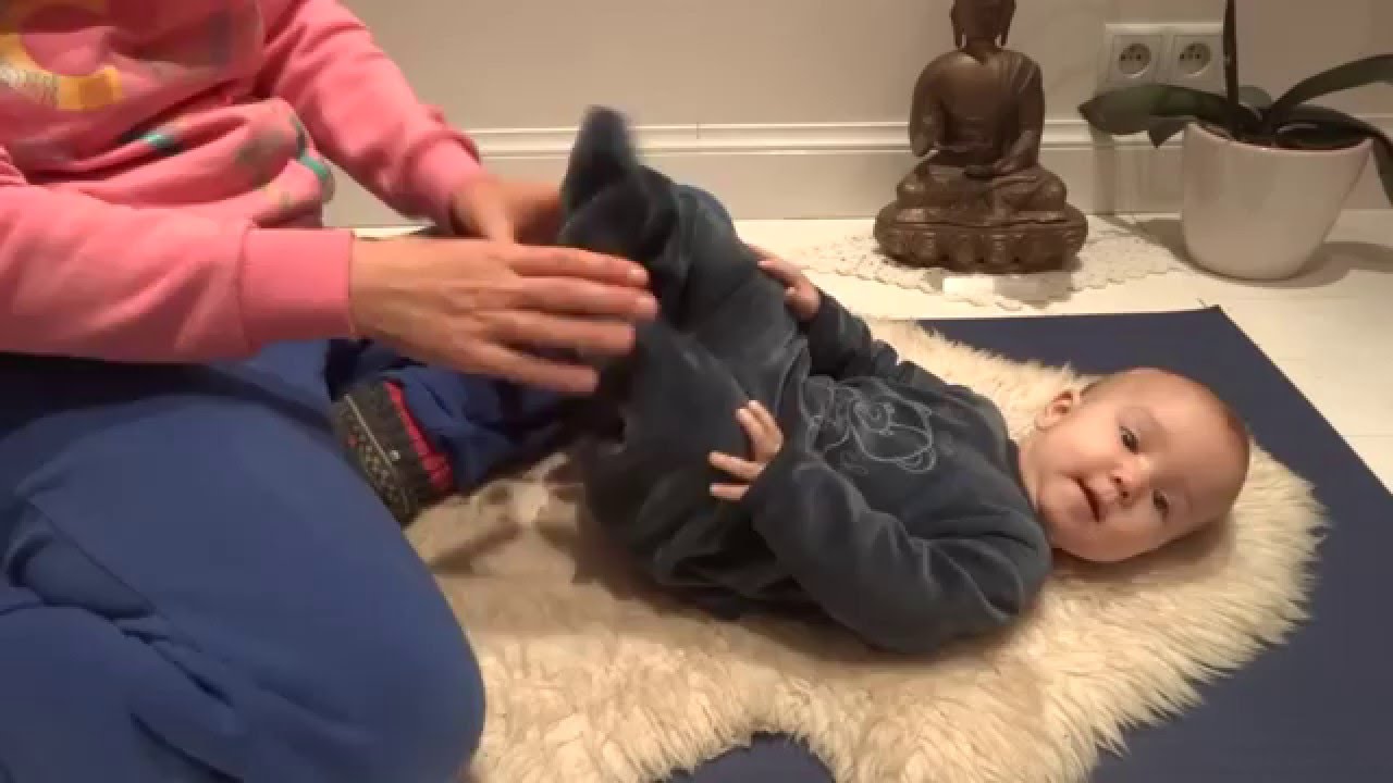 Baby yoga - YouTube
