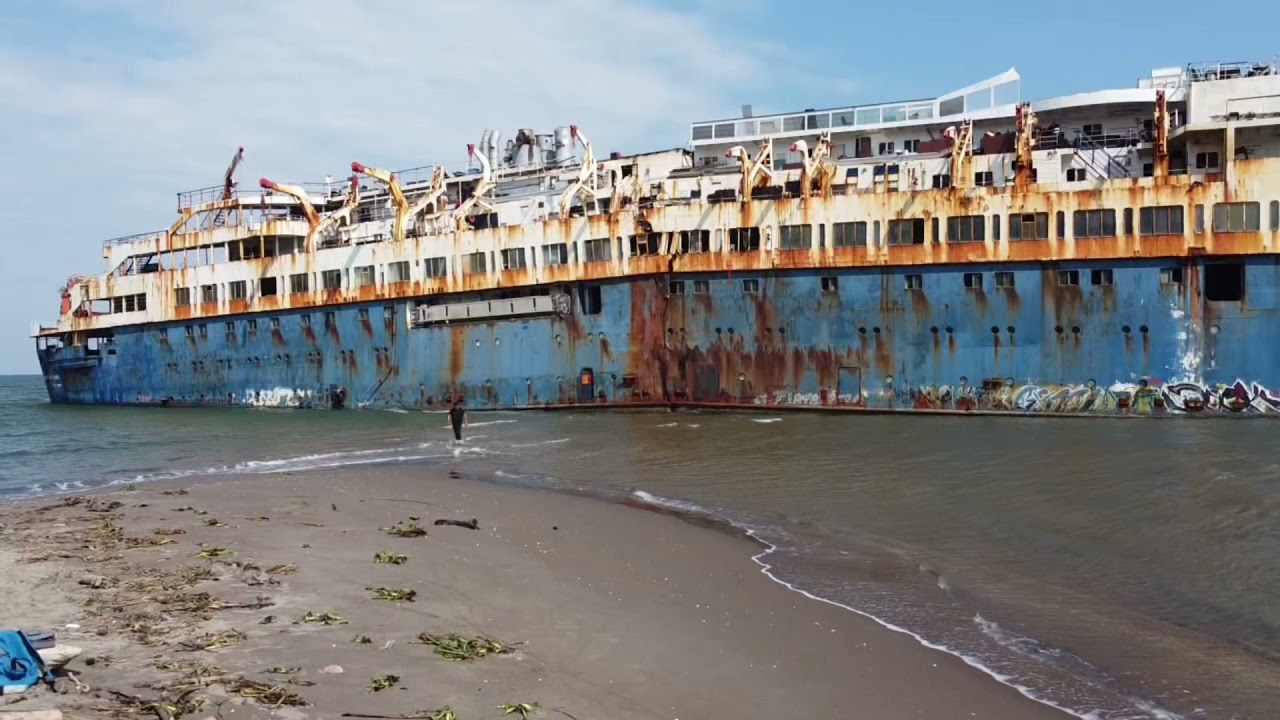 Barco abandonado en veracruz Enchanted Capri , drone - go pro. - YouTube