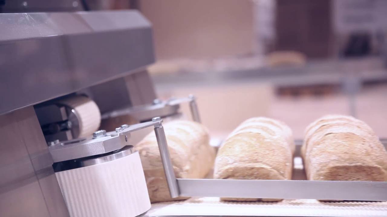 Ipeka Loafmaster automatic bread packaging machine - YouTube