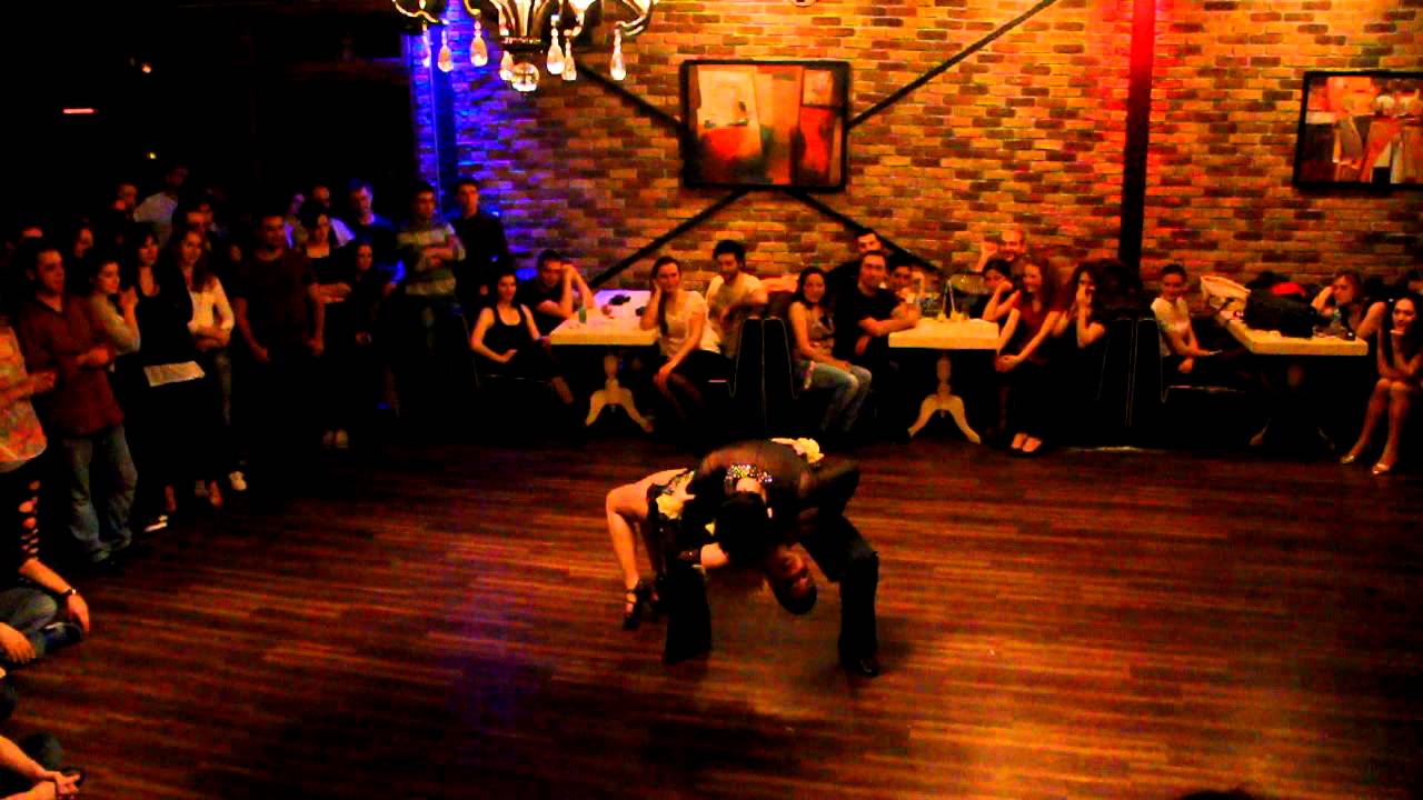 Hande Atalay - Ersin Altas @ My House - Depo Dans Cafe - YouTube