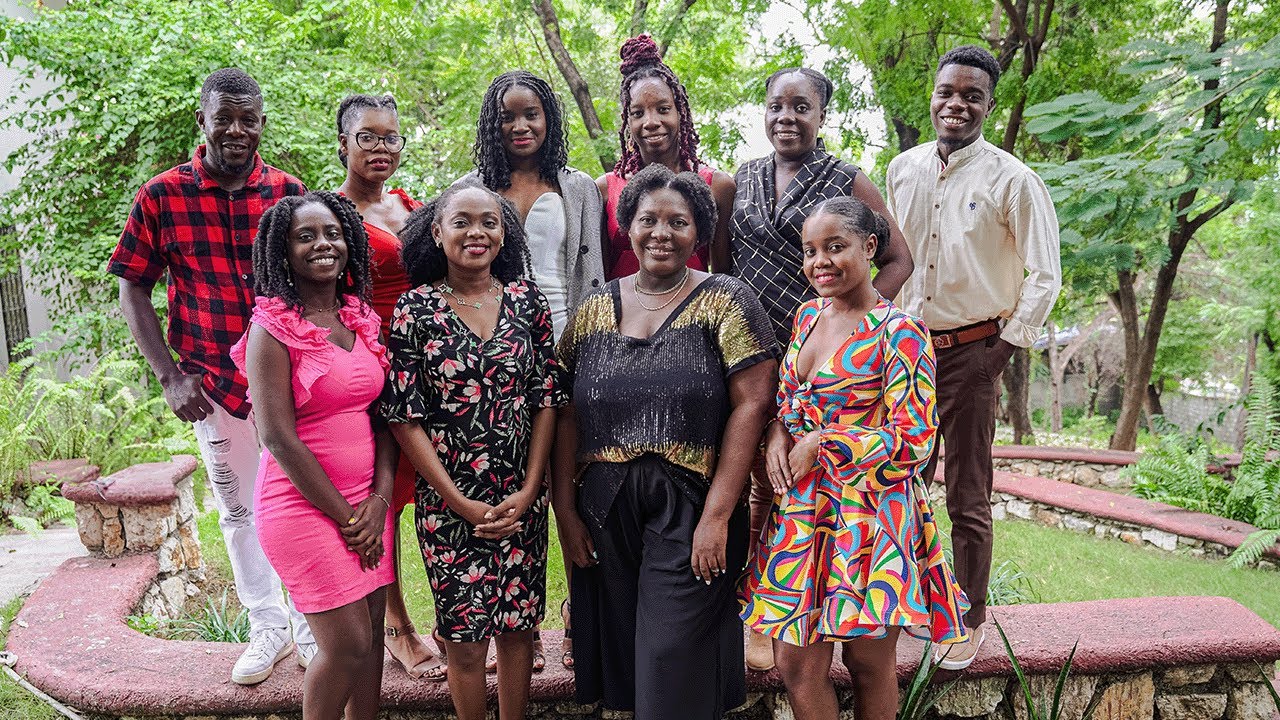 CLE swete nou yon bèl sezon fèt - YouTube