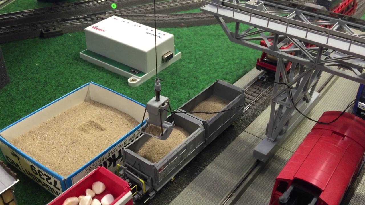 Märklin 76501 Gantry Crane Loading and Unloading Bulk Material in ...