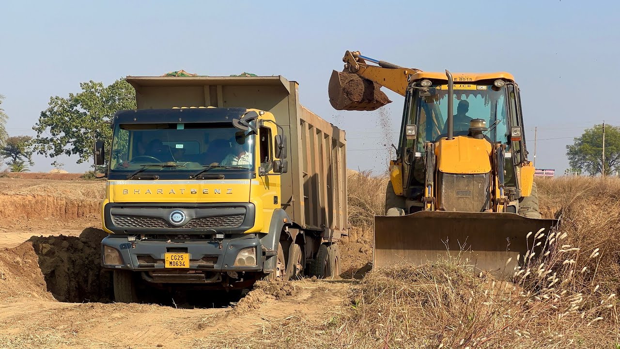 Jcb 3dx Backhoe Loading Murum In Bharatbenz And Tata 2518 Hayva | Jcb ...