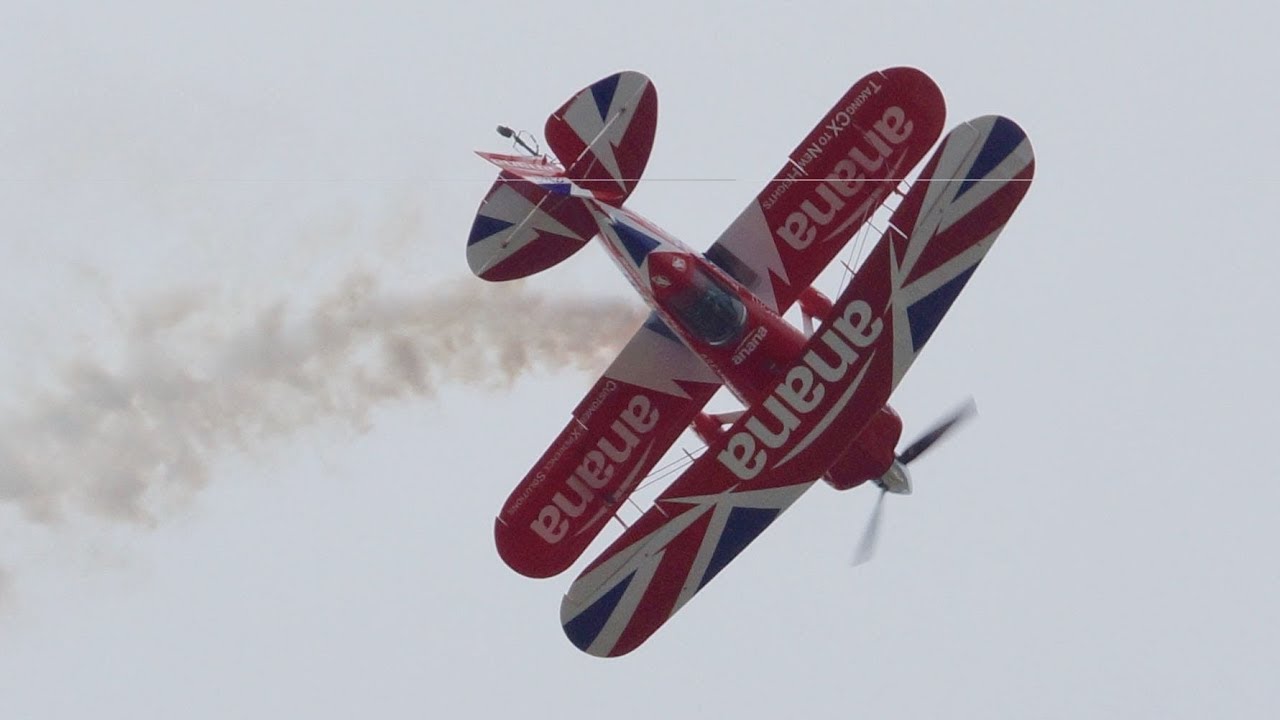 Pitts S2S 'Muscle Bi-Plane'- Yeovilton Air Day 2017 - YouTube