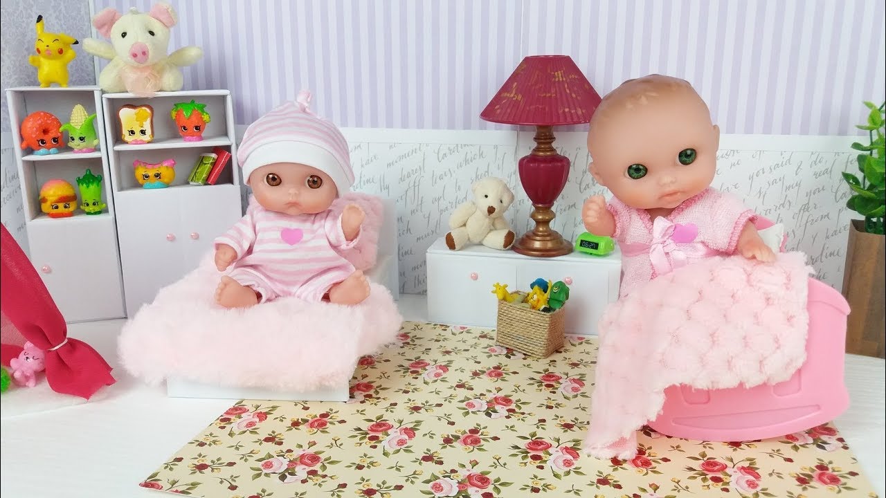 Barbie Doll Baby Morning Routine in a pink Barbie's Bedroom. Barbie ...