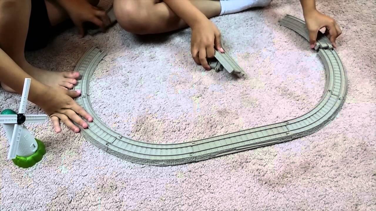 Thomas and Friends TrackMaster - Windmill Starter Set - YouTube