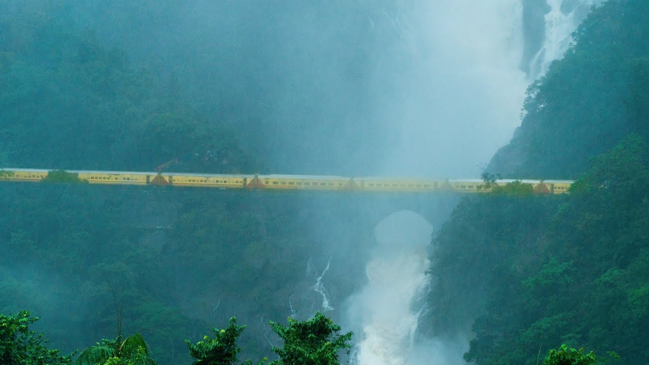 Red Alert In Goa:Heavy Rainfall in Braganza Ghat:Train Crossing ...