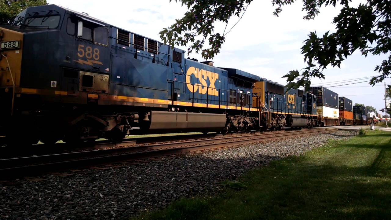 Csx q129 westbound in Bergen NY milepost 390 - YouTube