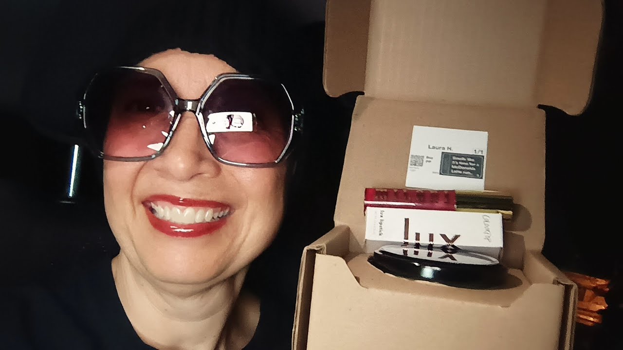 ASMR 💋💄 Trying Latte Lipstick ☕ + Unboxing New Candle from ...