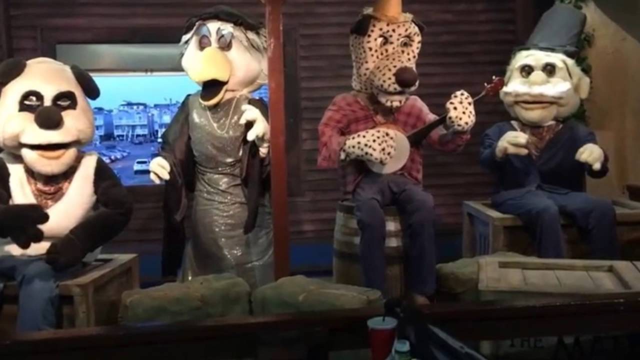 Pizza Time Theater Animatronic Retrofits - YouTube